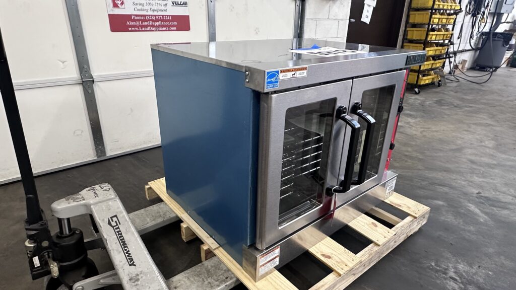 5978 Vulcan VC4GD Full Size Convection Oven, Awesome